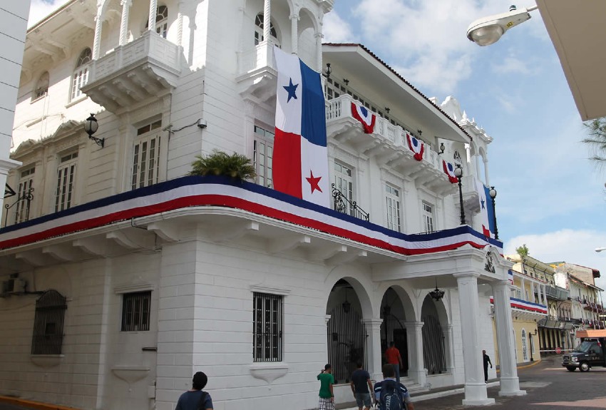 Ordenan el cierre de oficinas públicas y municipales el 2 y 4 de noviembre | Día a Día